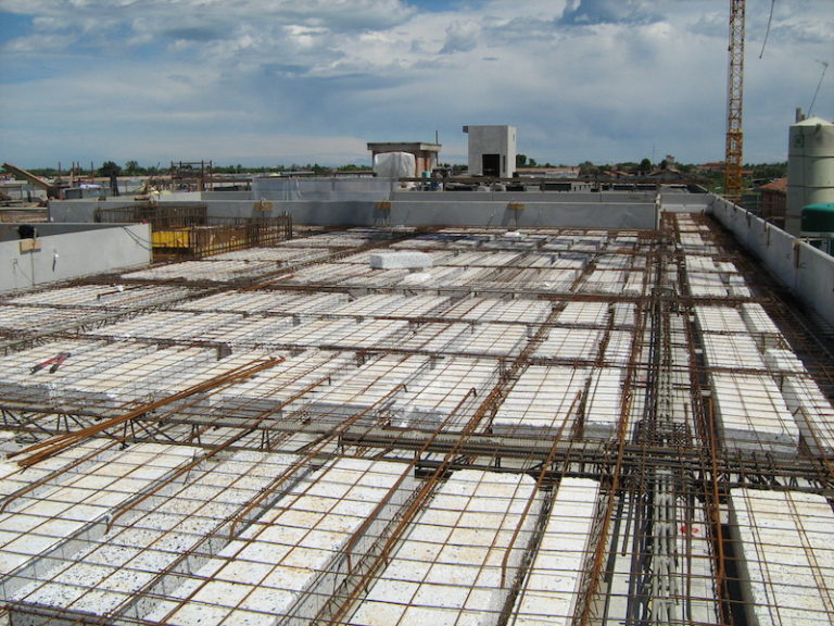 Lastre prefabbricate per solai, predalles | FlashFond